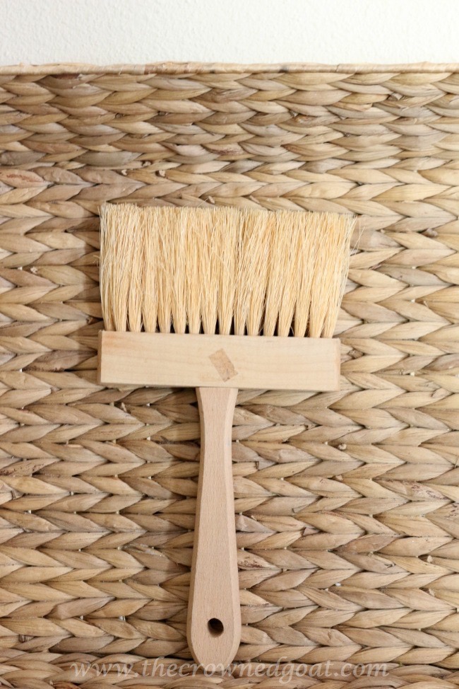 How to Remove Smelly Odors From Old Dresser Drawers