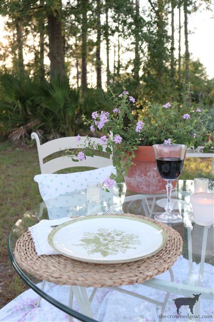 Using Chalk Paint on Metal Patio Furniture