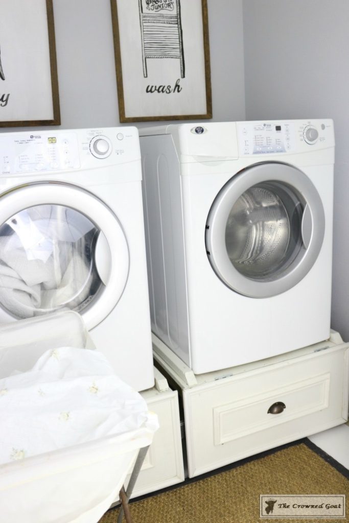 9 Ways to Keep the Laundry Room Clean and Organized