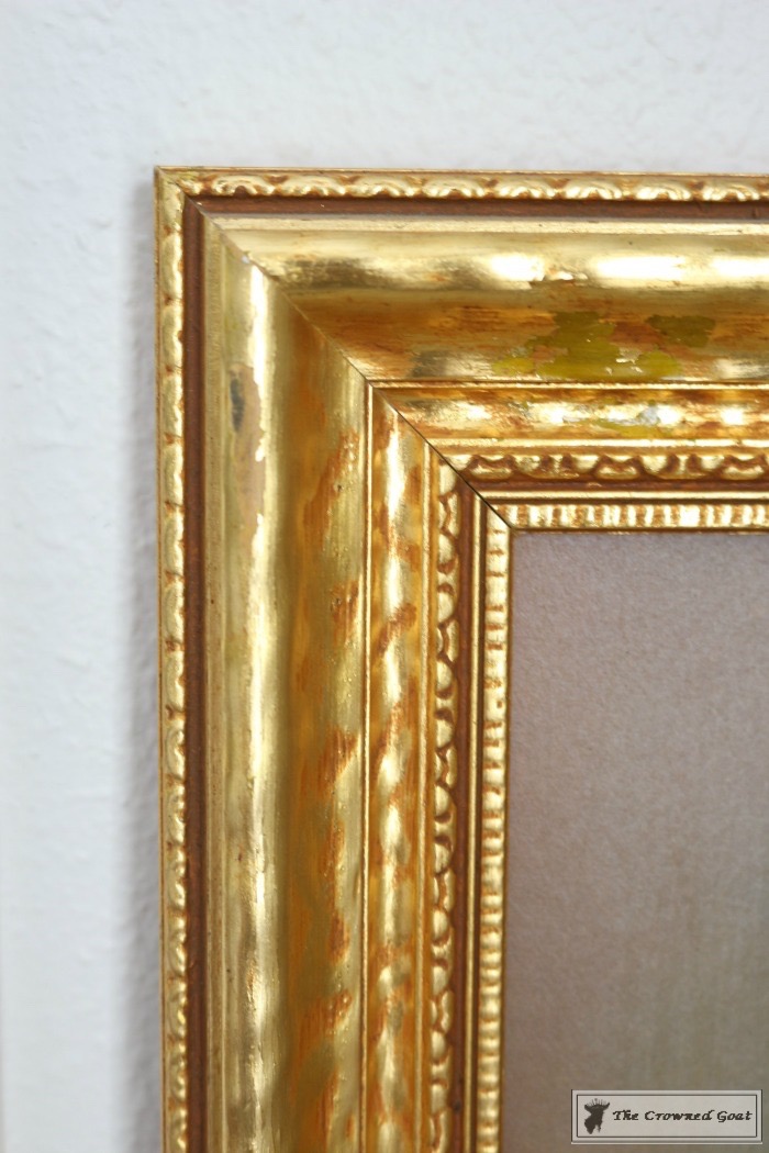 How to Antique a Gold Picture Frame
