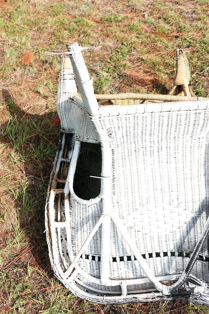 How to Spray Paint Wicker Furniture