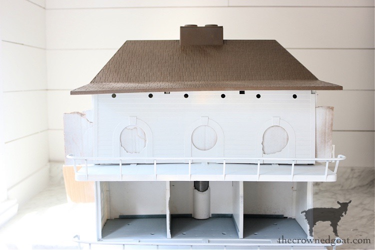 Upcycled Country House Birdhouse