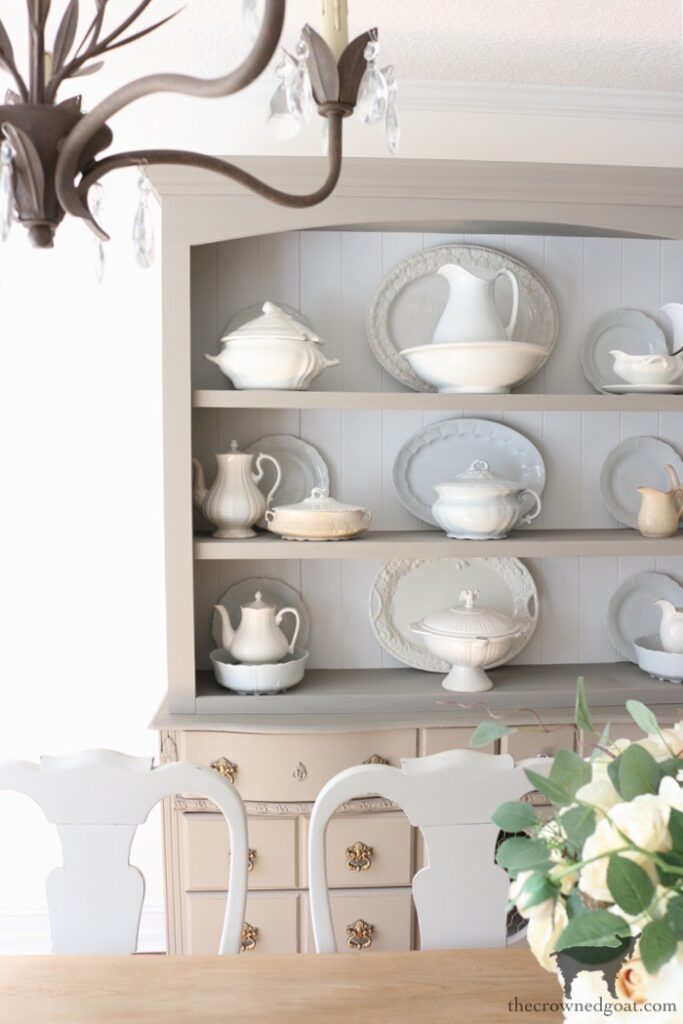 How to Remove Smelly Odors From Old Dresser Drawers
