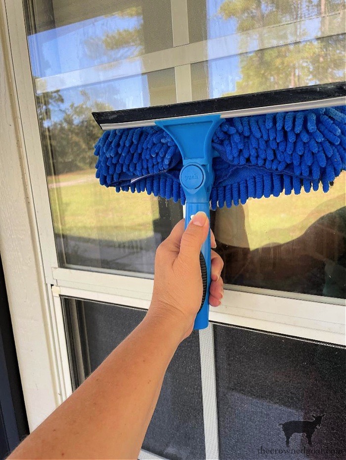 How to Easily Clean a Porch and Patio