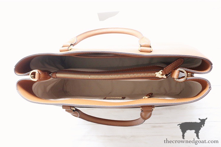 How to Easily Organize Your Handbag